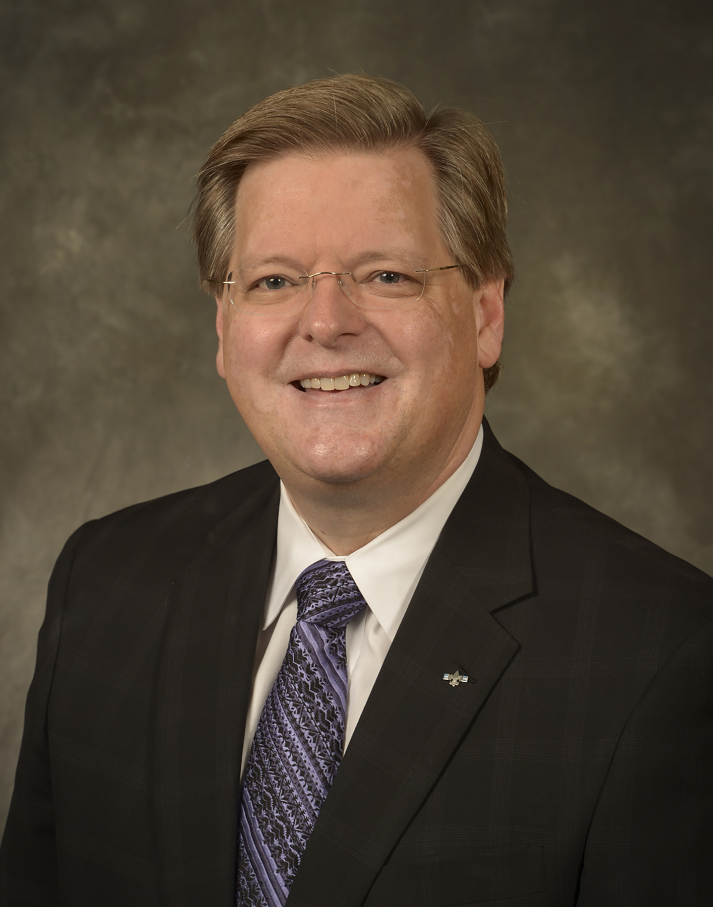Former regent to address SFA graduates during August commencement